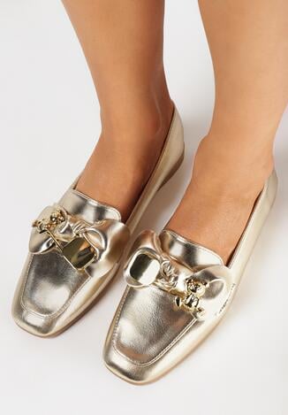 Złote Mokasyny na Płaskiej Podeszwie z Ozdobną Kokardą i Klamrą z ...