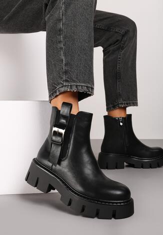 Czarne Botki Typu Sztyblety na Grubszej Podeszwie z Ozdobną Klamerką ...
