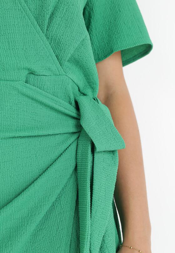 Zielona Kopertowa Sukienka z Wiązaniem Paylen - Born2be