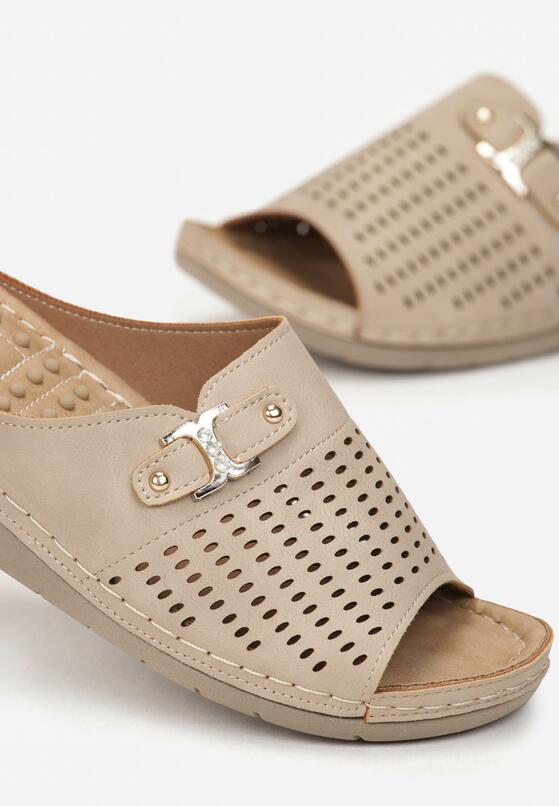 Beżowe Wsuwane Klapki z Perforacją i Metaliczną Ozdobą z Cyrkoniami ...