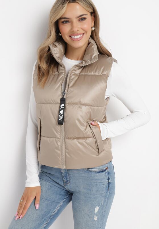 Beżowa Kamizelka z Szerokim Kołnierzem Pikowana Risara - Born2be