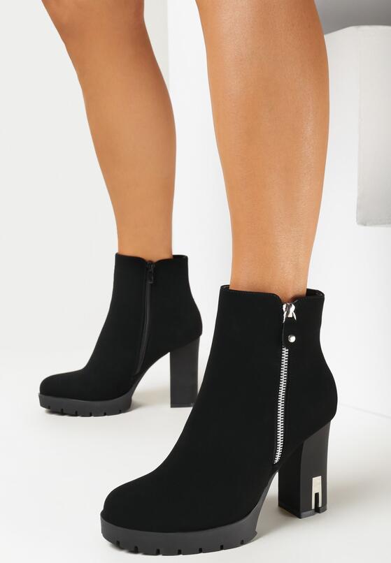 Czarne Botki na Słupku Ozdobione Suwakiem Bubune - Born2be