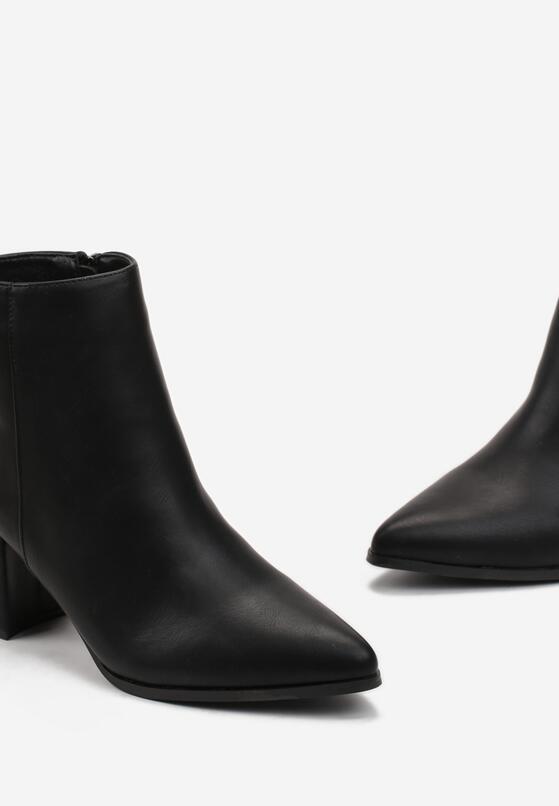 Czarne Botki na Szerokim Słupku z Noskiem w Szpic Suysa - Born2be